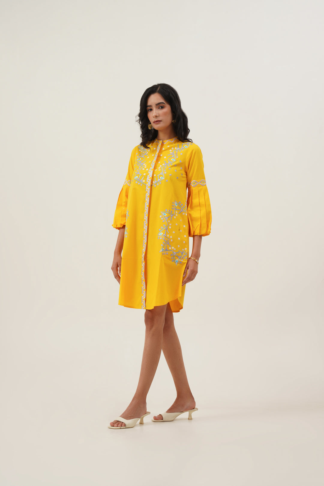 Stitch Stories: Weaving Fashion Narratives for the Modern Wardrobe